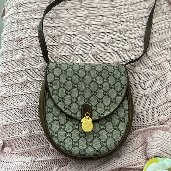 Gucci | Bags | Authentic Vintage Gucci Cross Body | Poshmark